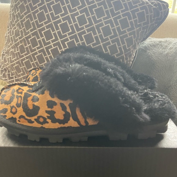 UGG | Shoes | Ugg Leopard Calf Hair Shearling Slippers Slides 7 | Poshmark
